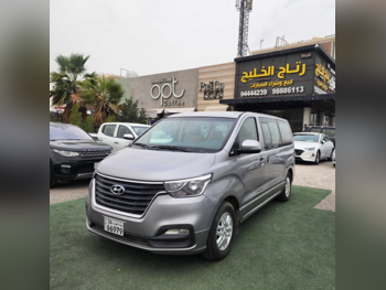 Hyundai Van H1 Bronze 2019 For Sale in Kuwait